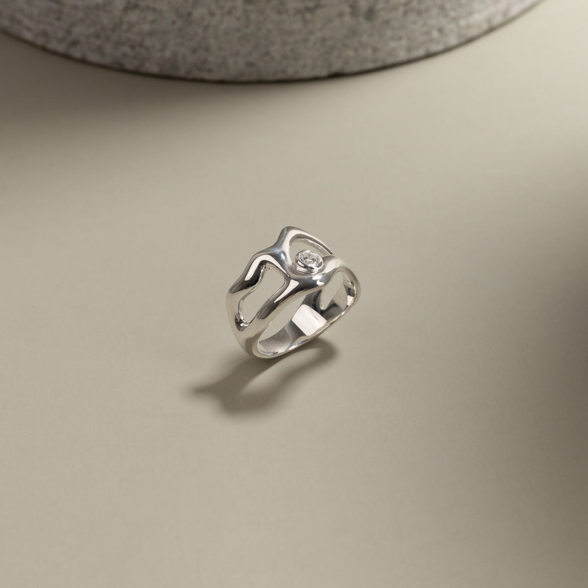 ASTRA CRYSTAL SILVER RING | Fri fragt ved 249,- – Sisi Copenhagen