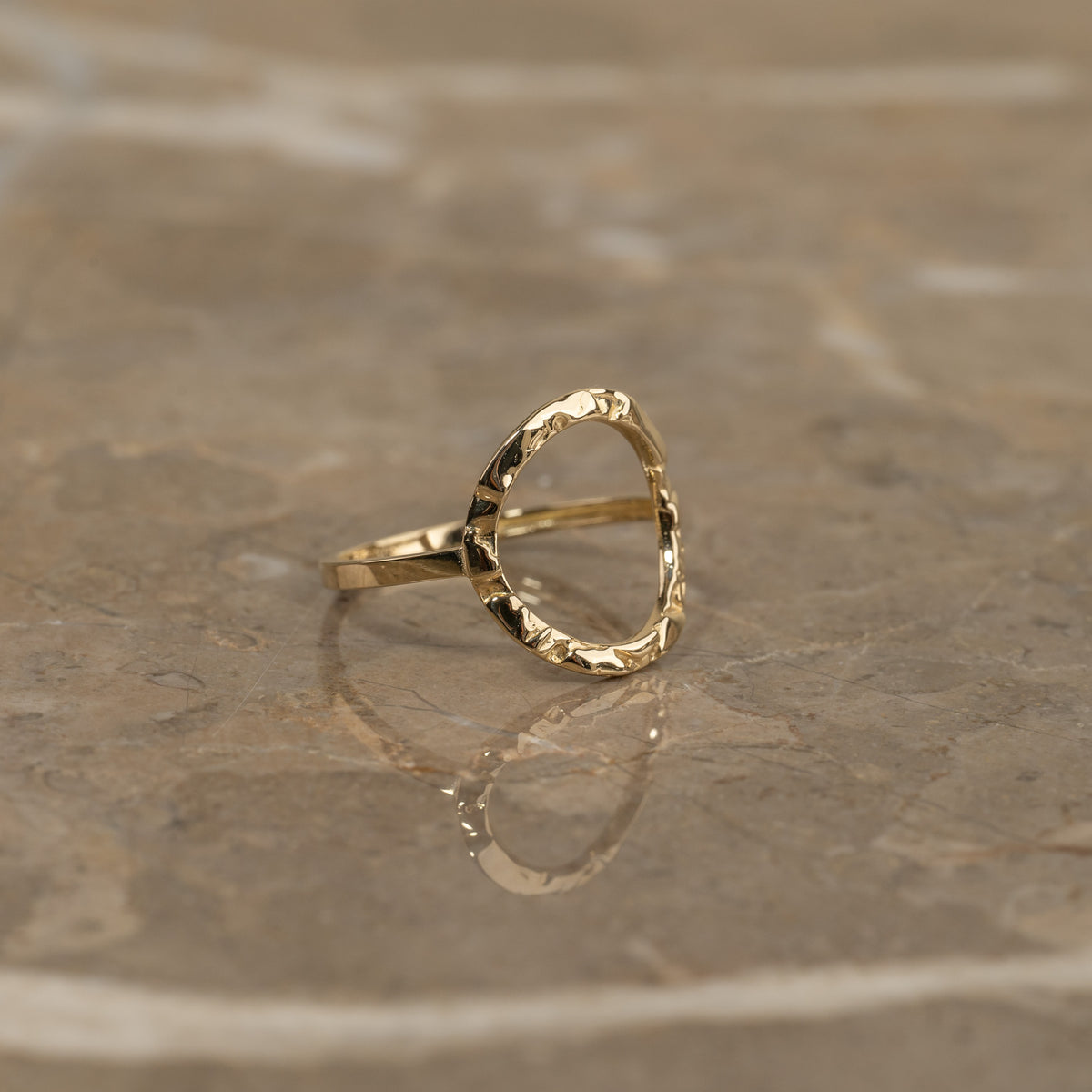 SIERRA SOLID GOLD RING | Fri fragt ved 249,- – Sisi Copenhagen