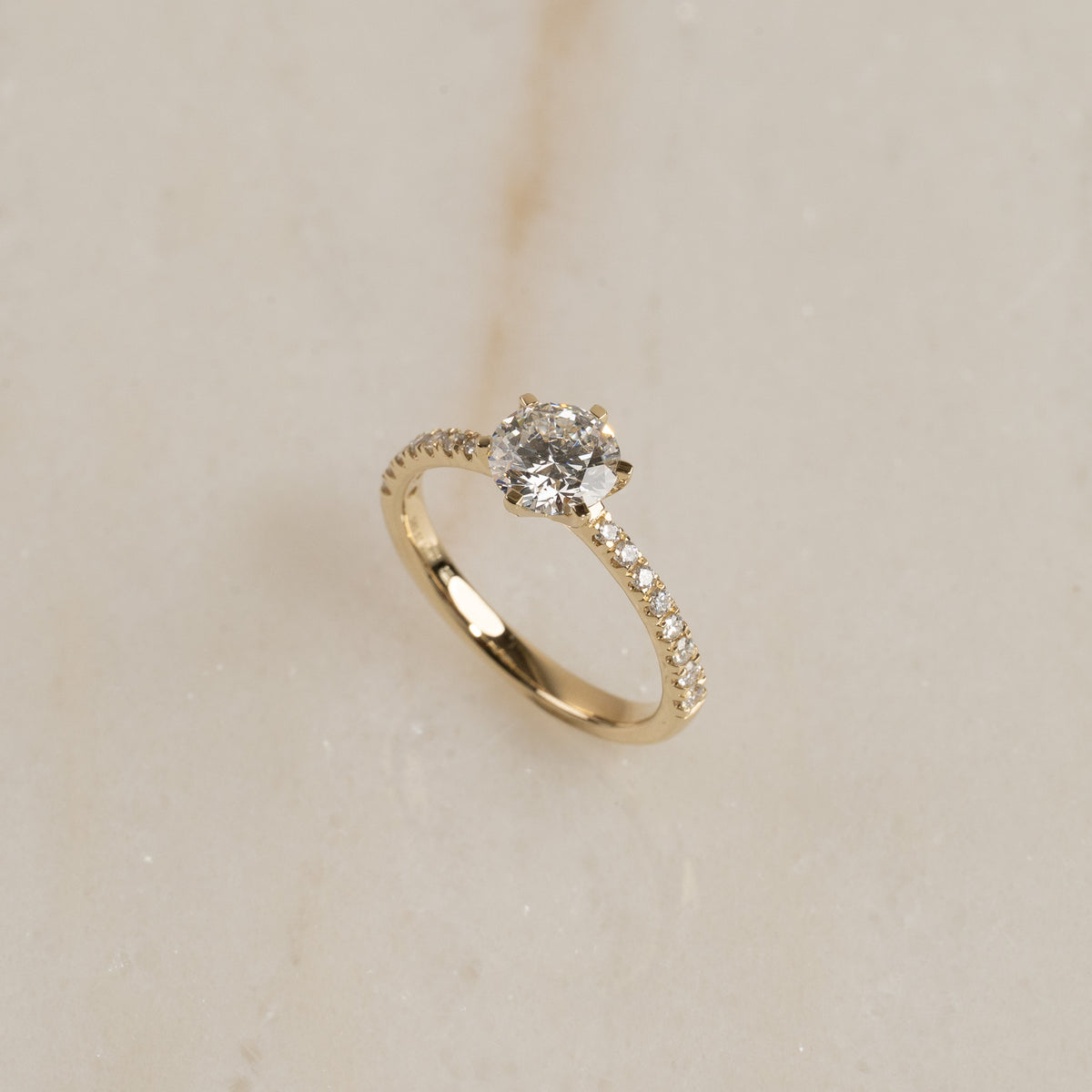 CLASSIC 6-PRONG ALLIANCE LAB-DIAMOND RING - 1.2ct - YG | Fri fragt ved ...