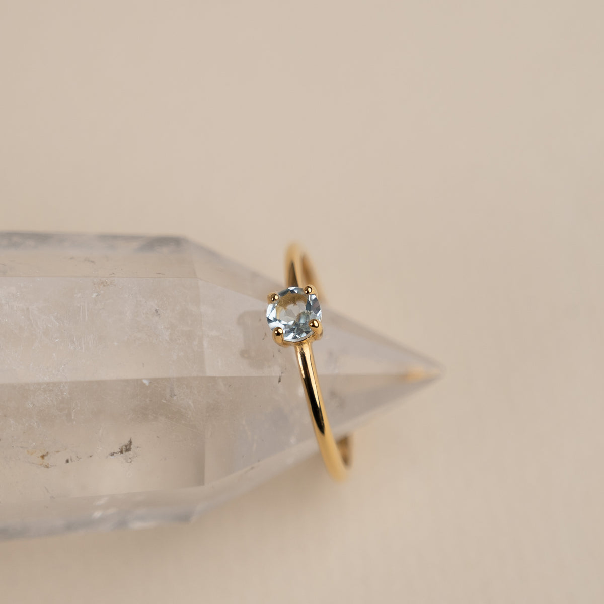 GEMMA BLUE TOPAZ GOLDEN RING - Sisi Copenhagen