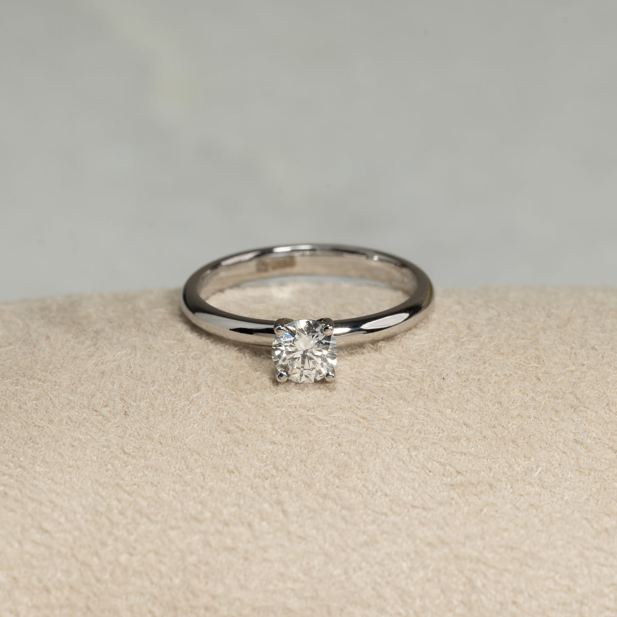 SIMPLE SOLITAIRE BASKET-SET DIAMOND RING - 0.5ct - WG | Fri fragt ved ...