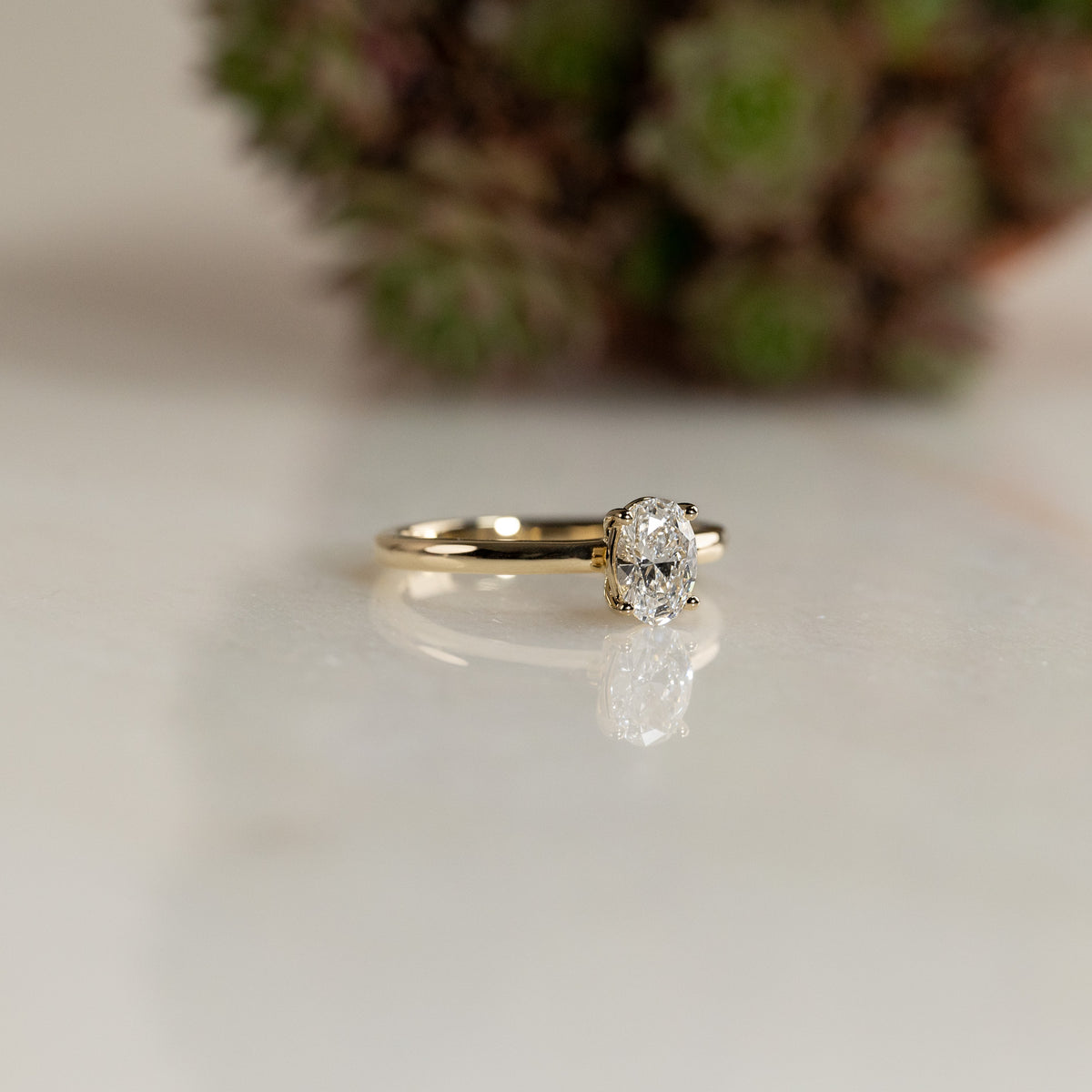 SOLITAIRE OVAL-CUT DIAMOND RING - 0.75ct - YG | Fri fragt ved 249 ...